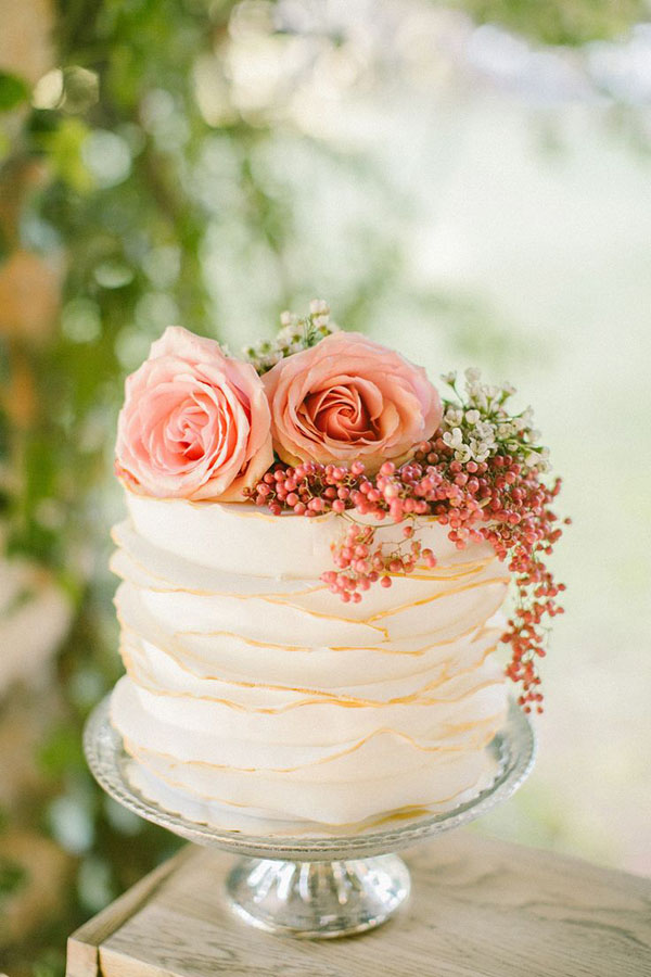 25 Stunning Single Tier Wedding Cakes | weddingsonline 25 Stunning Single Tier Wedding Cakes | weddingsonline