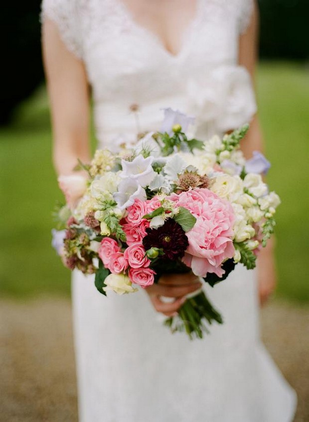 30 Stunning Spring Wedding Bouquets | weddingsonline